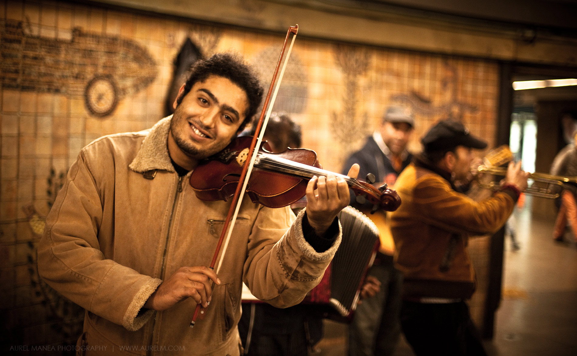 Gallery gipsy singers in Barcelona subway - Dystalgia - Aurel Manea ...
